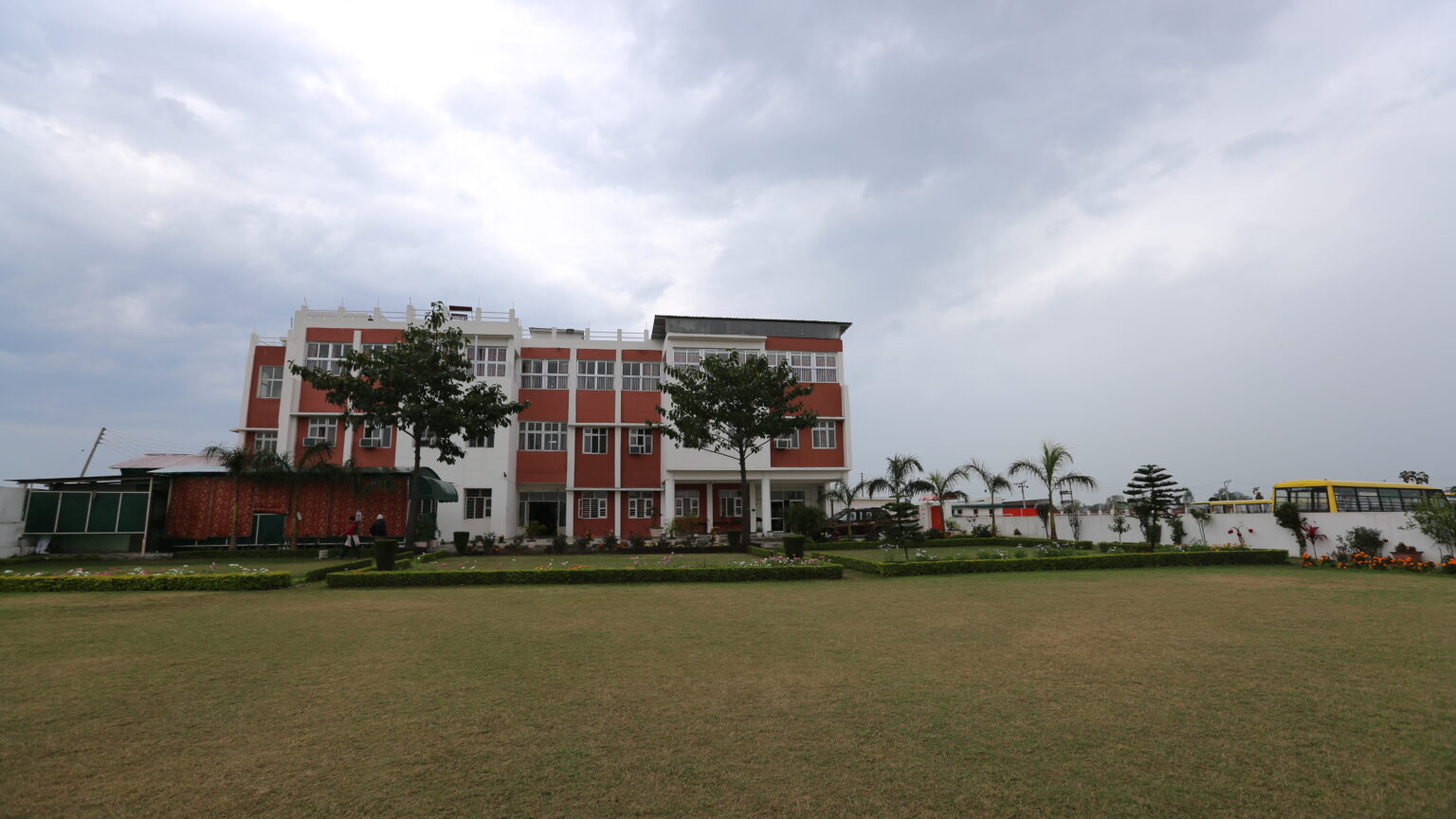 SP Smart School: An effective trusted schooling system